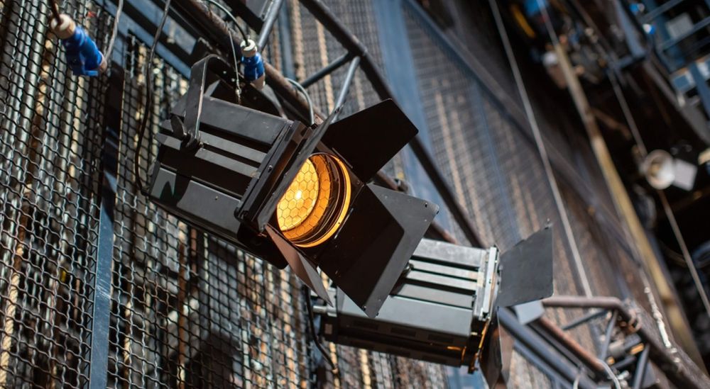 Employee spotlight questions: 175+ creative ideas for 2025