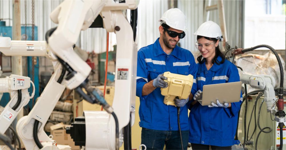 Blue collar meaning: Job types, challenges, and workforce engagement ...