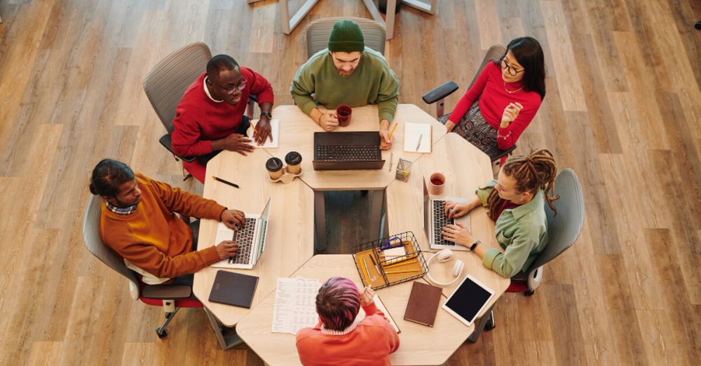 How to manage a multigenerational workforce: Top challenges, best ...