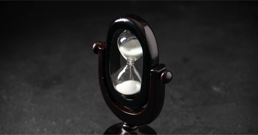 35+ Dichotomous questions and survey strategies to boost response in 2025