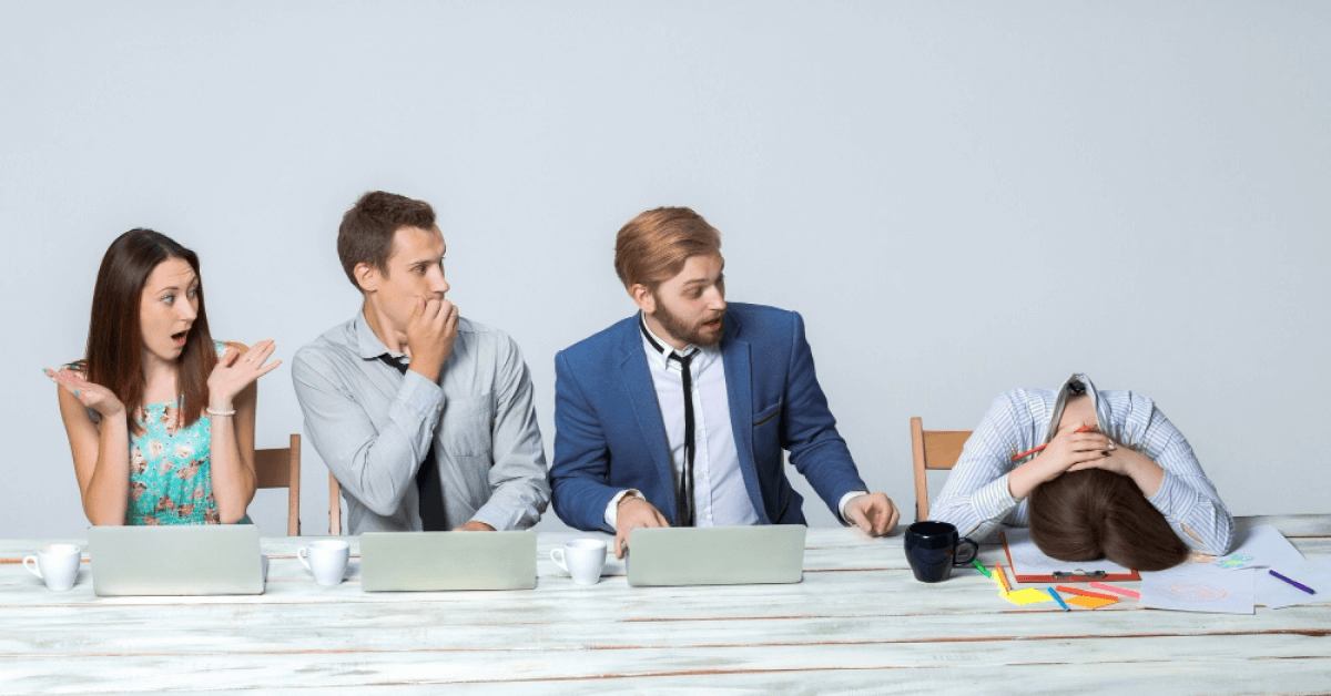 Top 17 signs of bad leadership and how it impacts employee attrition