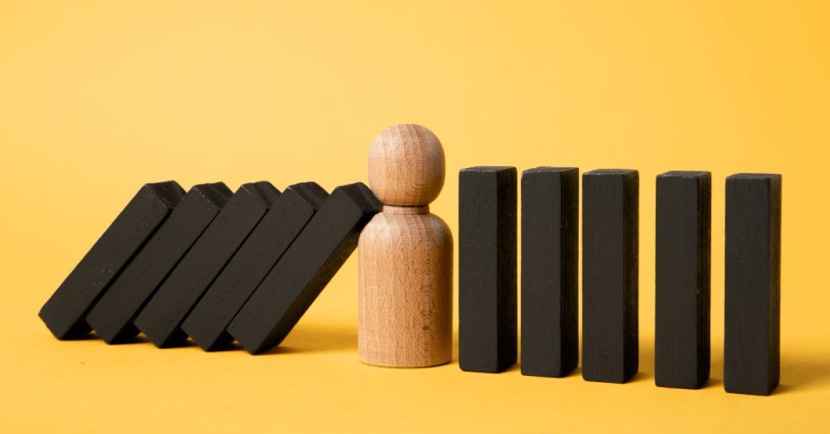 Top 17 signs of bad leadership and how it impacts employee attrition