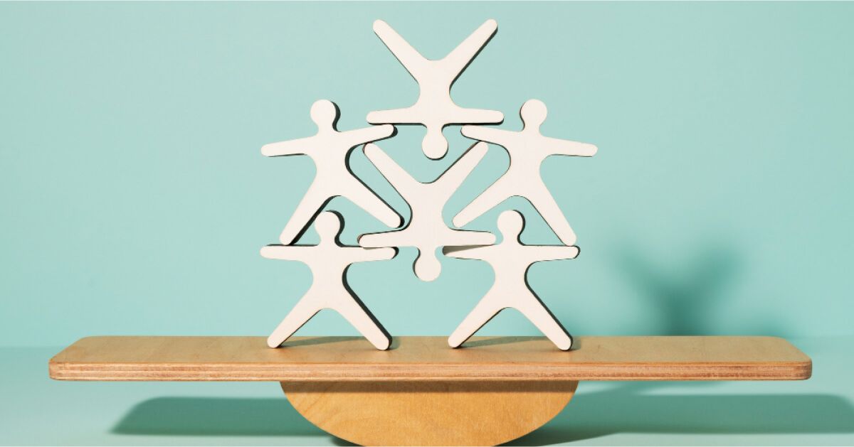 How conducting team lunch can boost your employee's morale and motivation