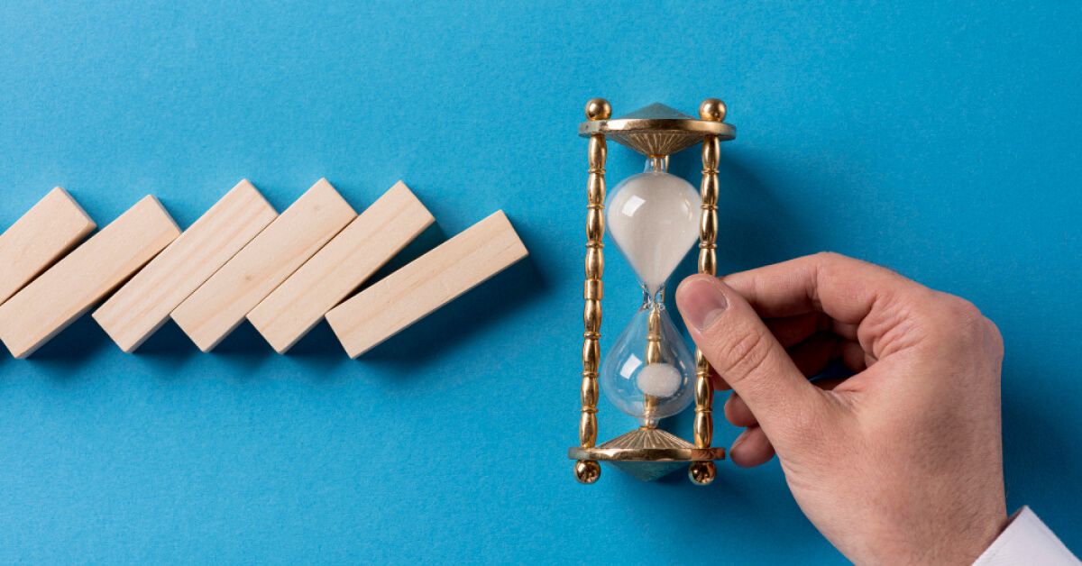 Transactional leadership: Definition and examples that leaders should know