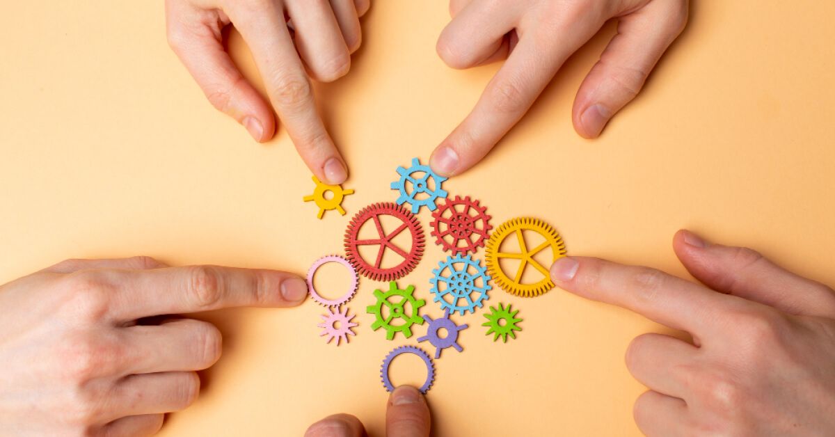 Why building team synergy is important: Examples & questions