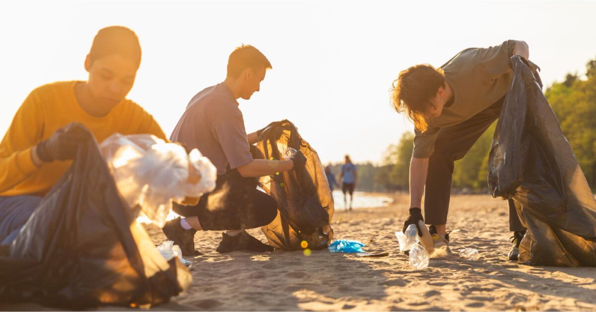 150+ Outdoor team-building activities, events, and games for employees ...