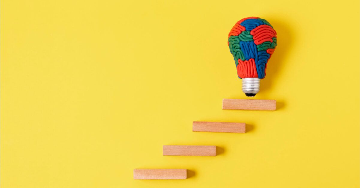 What is peer recognition at work: Meaning, examples and best practices