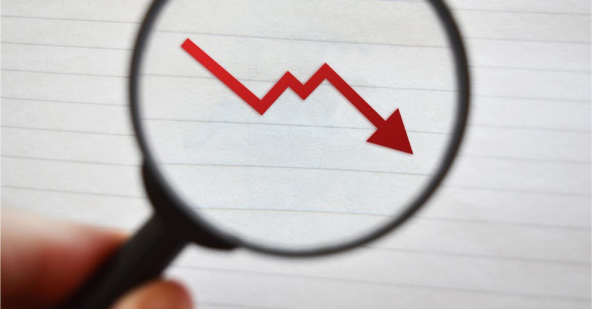 How to let someone go in a workplace: Examples and best practices to ...