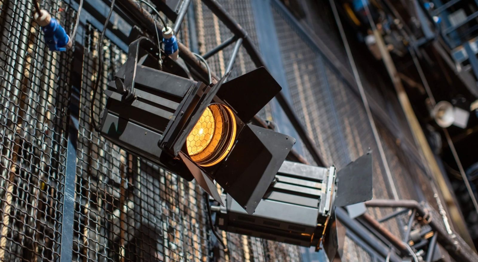 Employee spotlight questions: 175+ creative ideas for 2025