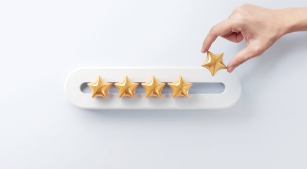 Why does live feedback matter in the workplace with examples?