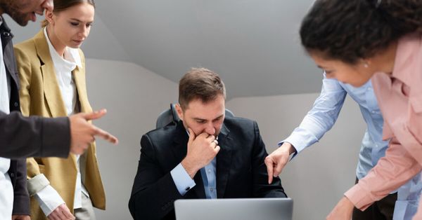 Micromanaging examples: Top 50+ signs to watch out for in 2025