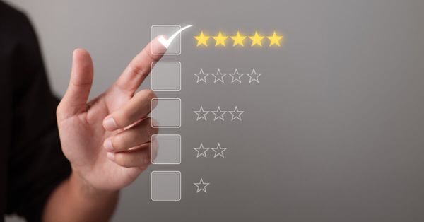 30+ Effective employee incentives that keep top talents motivated in 2025
